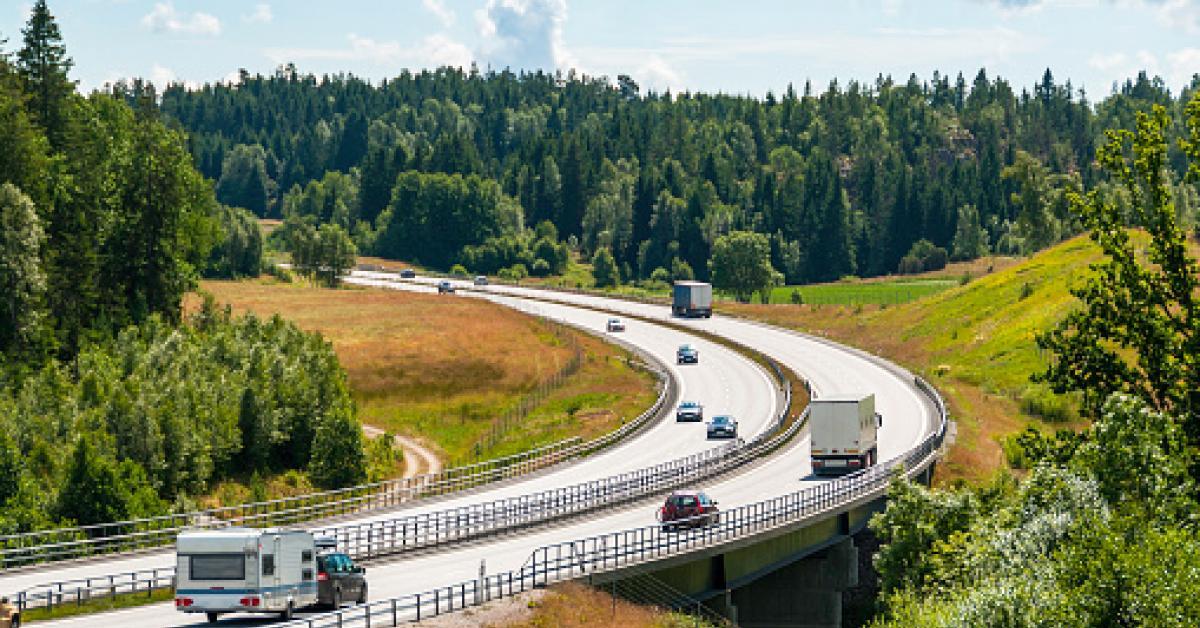 Sensibiliser les professionnels de la route aux risques de l ...